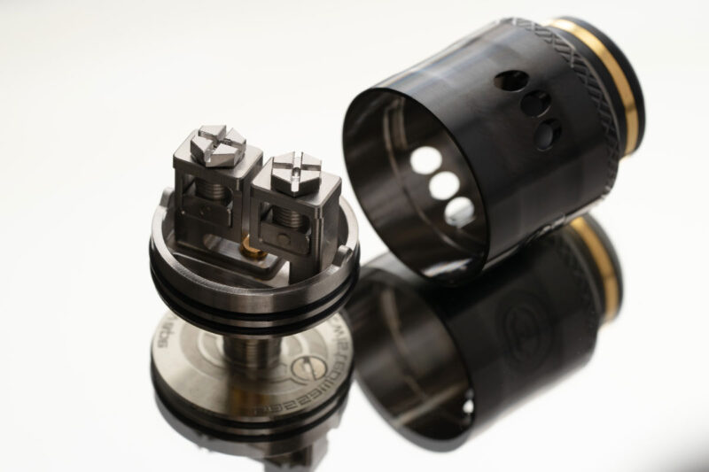 AUGVAPE OCCULA RDA レビュー｜巨大ネジのクランプデッキ採用！24mm爆煙ドリッパー | VAPE Circuit