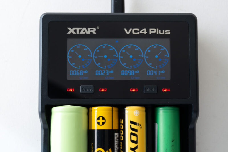 XTAR VC4 Plus バッテリーチャージャー レビュー | VAPE Circuit