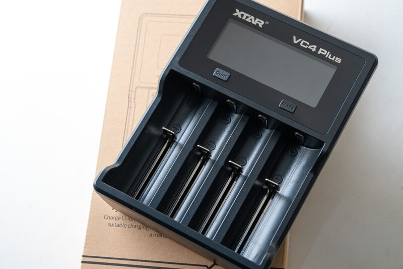 XTAR VC4 Plus バッテリーチャージャー レビュー | VAPE Circuit